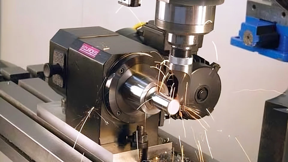 Како се врши стругање на глодалици?